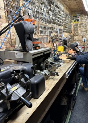 THE KEY GUY - Updated October 2025 - 12 Photos - 134 Dunbar Rd, Windsor ...