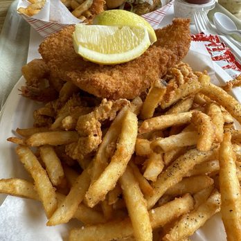 THE CLAM CASTLE - Updated July 2025 - 363 Photos & 366 Reviews - 1324 ...