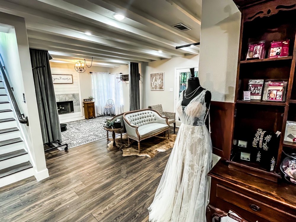 CIRCLE PARK BRIDAL BOUTIQUE - 91 Photos & 150 Reviews - 6432 Mapleshade ...