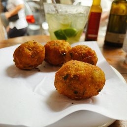 JOBI - Updated November 2024 - 40 Photos & 27 Reviews - Av Ataulfo de ...