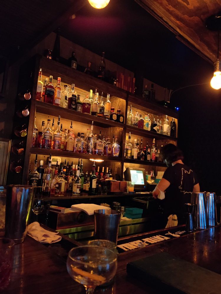 THE GREEN LIGHT - 110 Photos & 97 Reviews - Cocktail Bars - 108 East ...