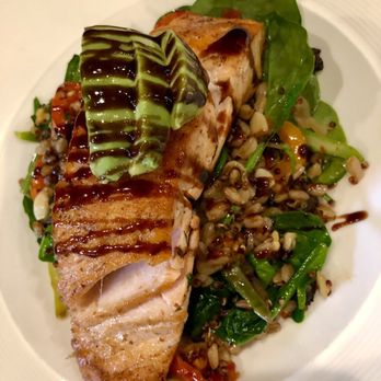 RED ON MAIN - Updated October 2025 - 110 Photos & 105 Reviews - 122 E ...