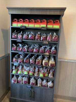 GARDEN GATE CANDY - Updated October 2024 - 32 Photos & 33 Reviews - 928 ...