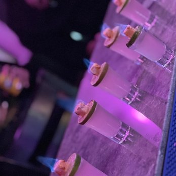 THE HIGH DIVE BAR & LOUNGE - Updated October 2025 - 12 Photos - 560 W ...