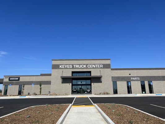 KEYES TRUCK CENTER - Updated December 2025 - 21 Photos - 4845 N Golden ...