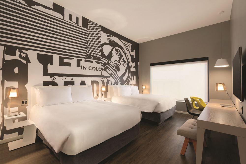 RADISSON RED MINNEAPOLIS DOWNTOWN - Updated August 2025 - 135 Photos ...