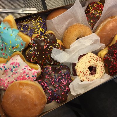 SARAH DONUTS - 80 Photos & 117 Reviews - 45 Satellite Blvd NW, Suwanee ...