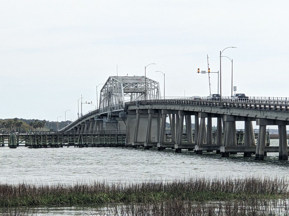 BEAUFORT SWINGBRIDGE/DRAWBRIDGE - Updated October 2025 - 15 Photos - 4 ...
