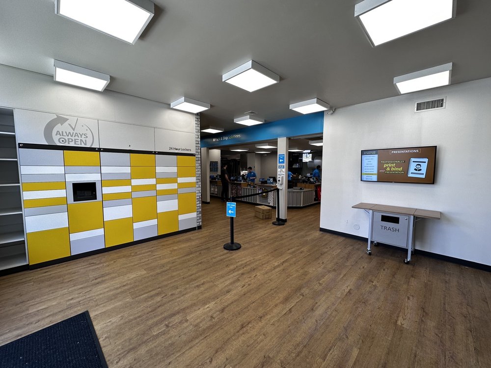 THE UPS STORE - 23 Photos & 96 Reviews - 4400 W Riverside Dr, Burbank ...