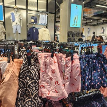PRIMARK - Updated October 2025 - 54 Photos & 20 Reviews - Damrak 77 ...