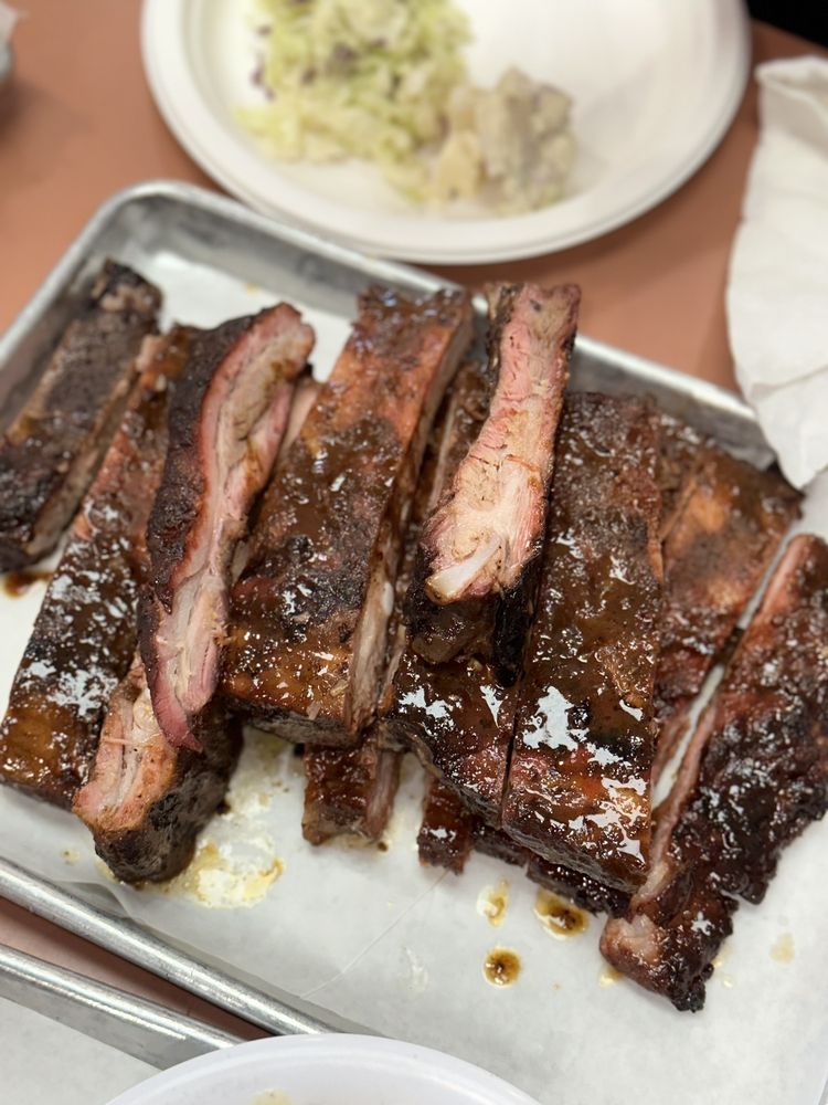 SMOKING PIG BBQ - Updated May 2025 - 3285 Photos & 3441 Reviews - 1144 ...