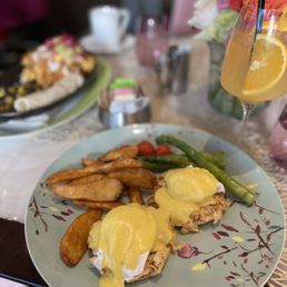 BLOOM & BEE - Updated January 2026 - 1700 Photos & 538 Reviews - 1600 ...