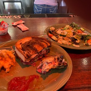 STAN MUSIAL GRILLE - 1777 Des Peres Rd, Saint Louis, Missouri ...