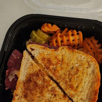 HANNA’S TABLE - Updated August 2024 - 77 Photos & 34 Reviews - 345 N ...