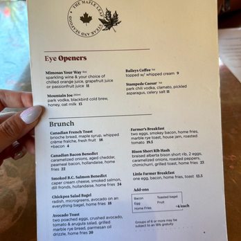 THE MAPLE LEAF - Updated May 2024 - 569 Photos & 373 Reviews - 137 ...