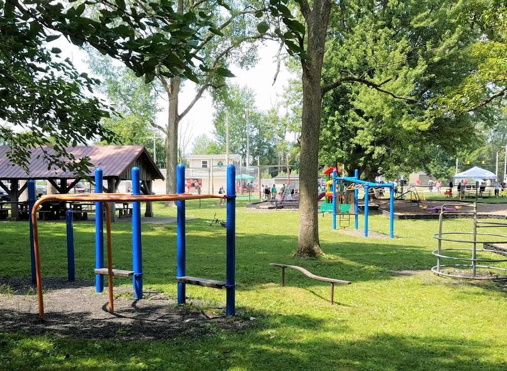 JEFFERSON OAKS PARK - 10 Photos - 702 Jefferson St, Frankton, Indiana ...