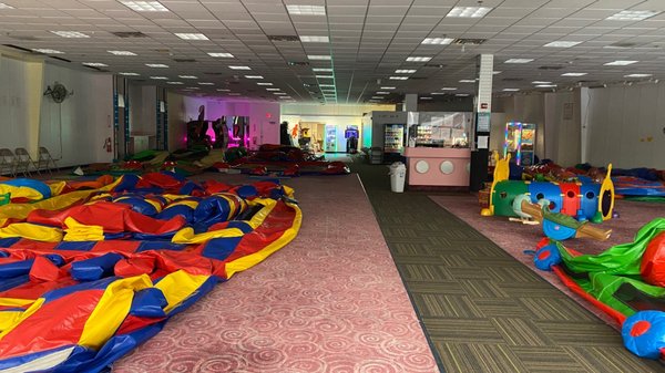 CHAMPLAIN CENTRE - Updated June 2024 - 15 photos & 12 avis - 60 ...