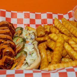 THE KLUCKIN’ CHICKEN - HOLLYWOOD - Updated December 2025 - 493 Photos ...