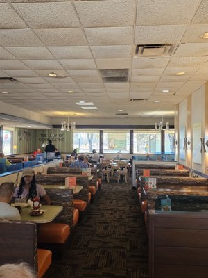 VILLAGE INN - Updated July 2025 - 78 Photos & 55 Reviews - 11302 N 30th ...