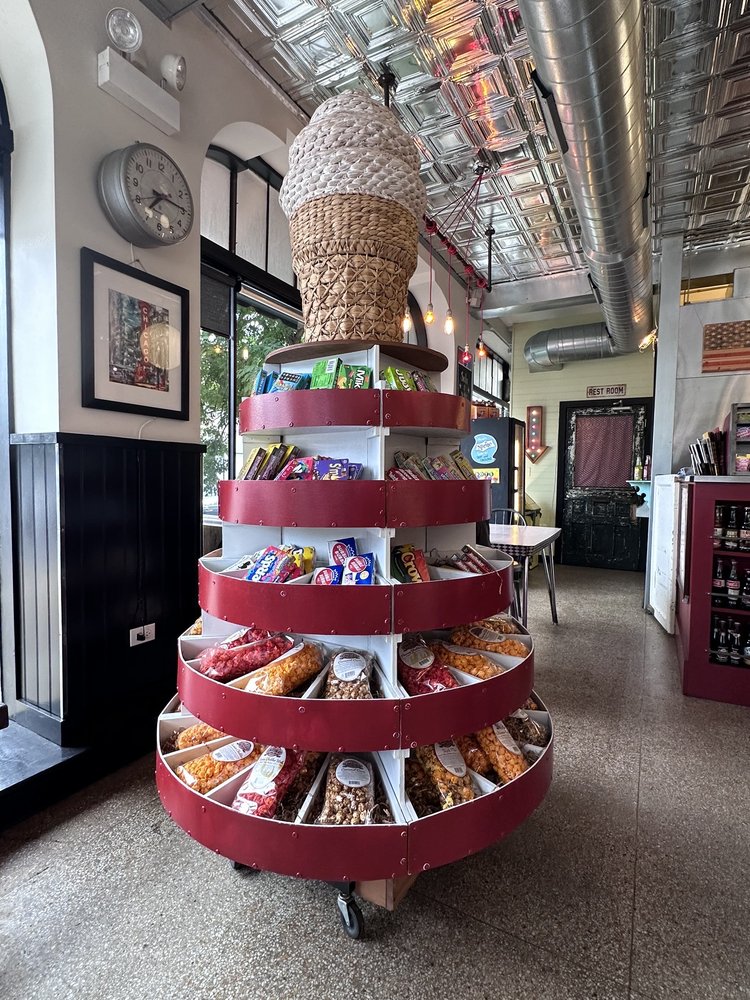 LICKITY SPLIT FROZEN CUSTARD & SWEETS - Updated December 2025 - 173 Photos & 120 Reviews - 7000 ...