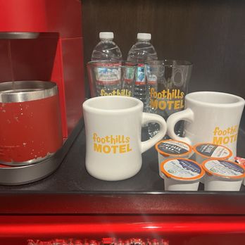 FOOTHILLS MOTEL - Updated May 2025 - 68 Photos & 78 Reviews - 13431 ...