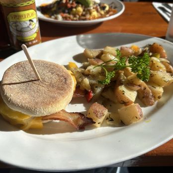 WAVE STREET CAFÉ - 1072 Photos & 935 Reviews - 550 Wave St, Monterey ...