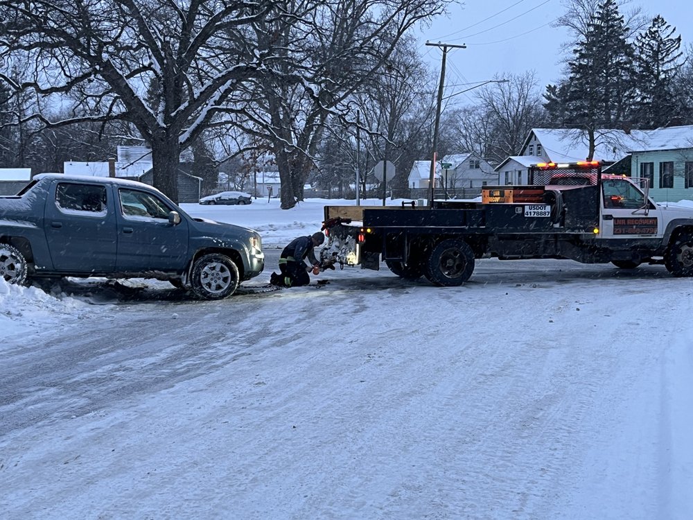 LNR RECOVERY - Updated July 2025 - 22 Photos - 237 Taffy Ln, Muskegon ...