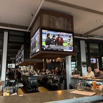 TAVERN IN THE SQUARE - Updated August 2024 - 180 Photos & 236 Reviews ...