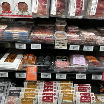 LITTLETONS MARKET - Updated April 2025 - 160 Photos & 68 Reviews - 2140 ...