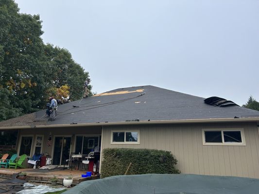 EVERGREEN ROOFING OF OREGON - Updated January 2026 - 28 Reviews - 3237 ...