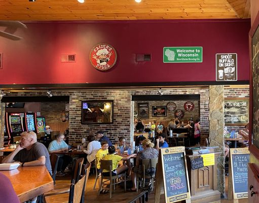 KAISER’S PIZZA & PUB - Updated January 2026 - 163 Photos & 250 Reviews ...