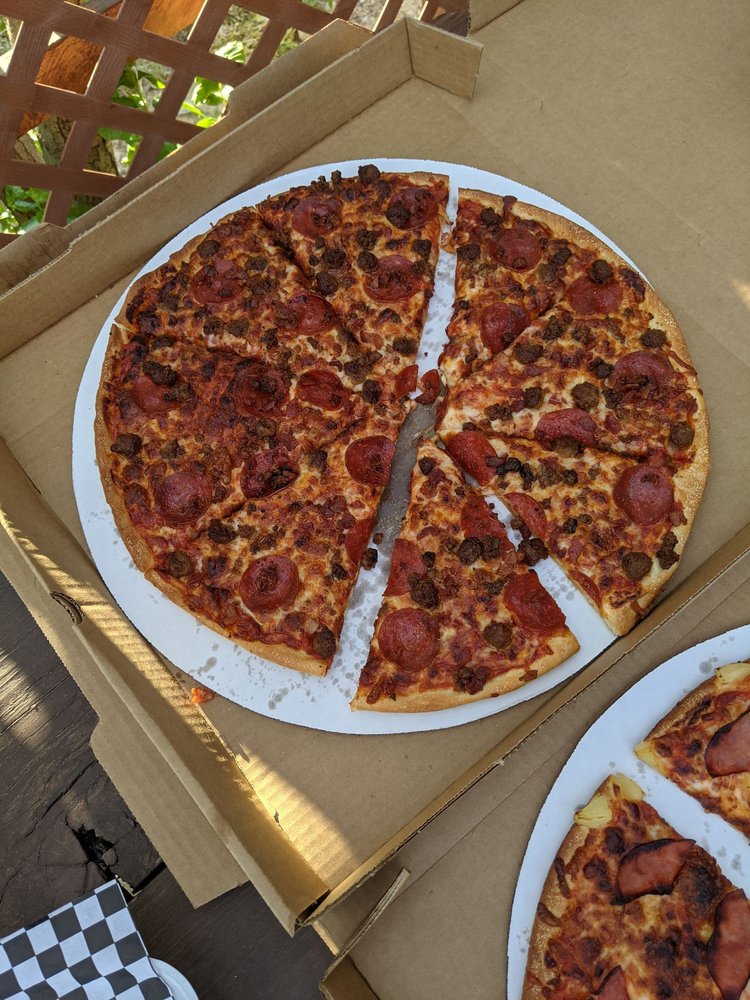 Outlaw’s Pizza - Cheap - Pizza - Updated June 2025 - 36 Photos - 102 ...