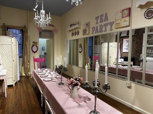 LET’S DRESS UP - Updated November 2024 - 261 W 19th St, New York, New ...