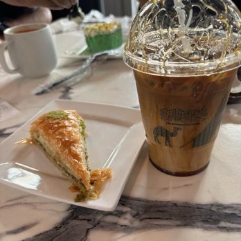 DELAH COFFEE - Updated December 2024 - 1014 Photos & 516 Reviews - 370 ...