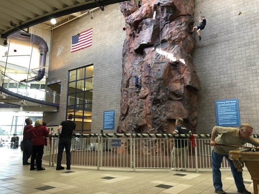 FREESTONE RECREATION CENTER - 18 Photos & 46 Reviews - 1141 E Guadalupe ...