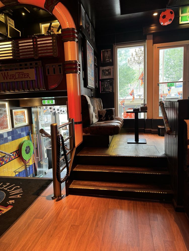 THE BULLDOG PALACE - Updated January 2025 - 94 Photos & 74 Reviews (3.7 ...