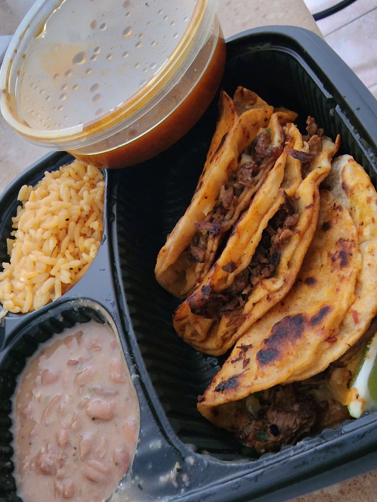 Astin J's, Groton | Roadtrippers