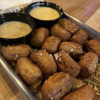 PERRYTOWN TAP HOUSE - Updated July 2025 - 52 Photos & 17 Reviews - 1002 ...