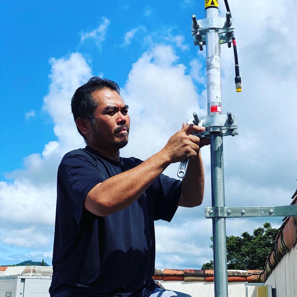 STARCOMM WIRELESS - Updated December 2024 - 32 Photos - 275 Puuhale Rd ...