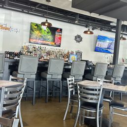 RED ROCK CAFE AND SPORTS BAR - Updated July 2025 - 170 Photos & 109 ...