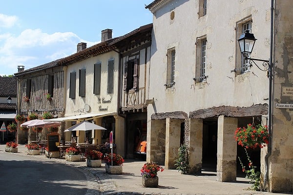 VILLAGE DE FOURCÈS - Updated March 2024 - 39 Photos - Fourcès, Gers ...
