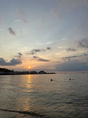 THE SANDBOX AT SEASTREAK BEACH - Updated October 2025 - 44 Photos & 31 ...