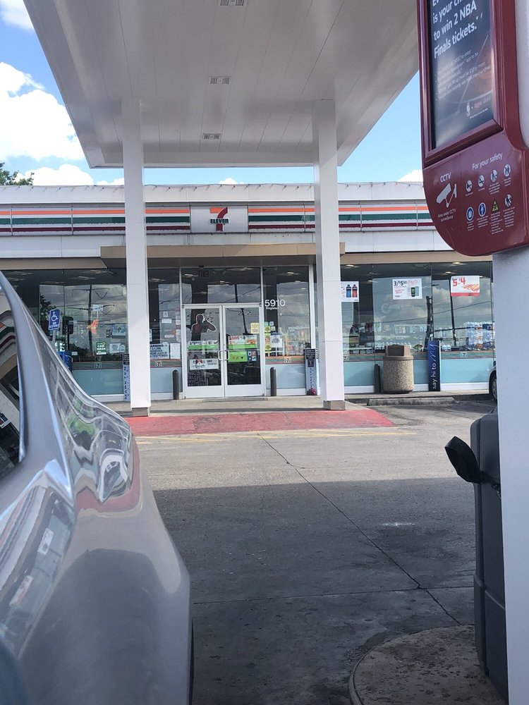 7-ELEVEN - 5910 Singleton Blvd, Dallas, Texas - Convenience Stores ...
