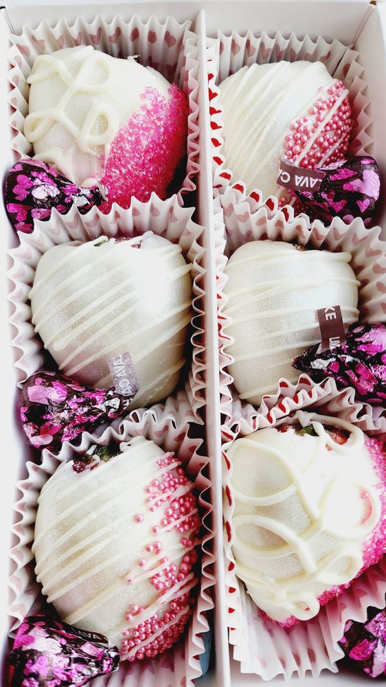 SWEET TREATZ - Updated October 2025 - Toronto, Ontario - Custom Cakes ...