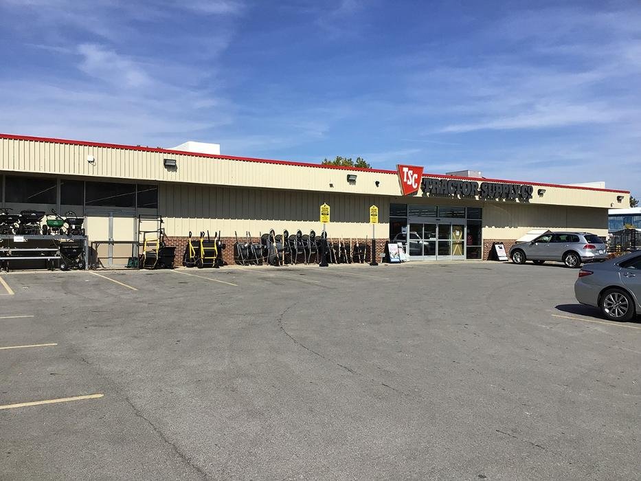 TRACTOR SUPPLY - Updated July 2025 - 2112 Coliseum Blvd W, Fort Wayne ...