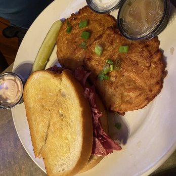 JACOBY’S GERMAN BIERGARTEN - 304 Photos & 330 Reviews - 624 Brush St ...