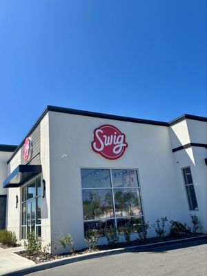 SWIG - Updated December 2025 - 101 Photos & 43 Reviews - 2629 S Hwy 27 ...