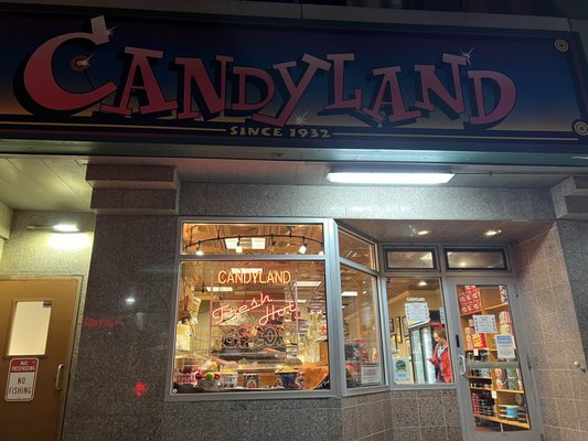 CANDYLAND - 60 Photos & 73 Reviews - 27 S 7th St, Minneapolis ...