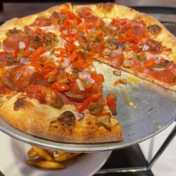 CAPS PIZZA AND TAP HOUSE - Updated May 2025 - 283 Photos & 213 Reviews ...