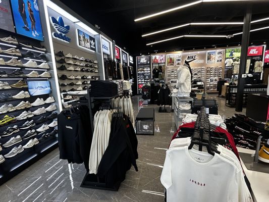 SHOE PALACE - Updated August 2025 - 4180 Blue Diamond Rd, Las Vegas ...